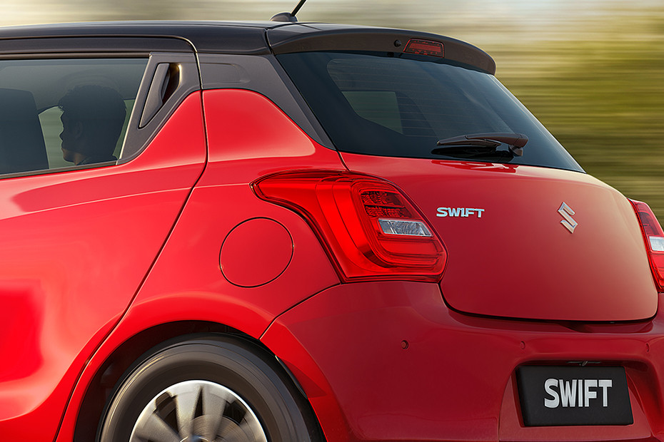 Maruti Swift VXI AMT On Road Price in Lucknow & 2022 Offers, Images