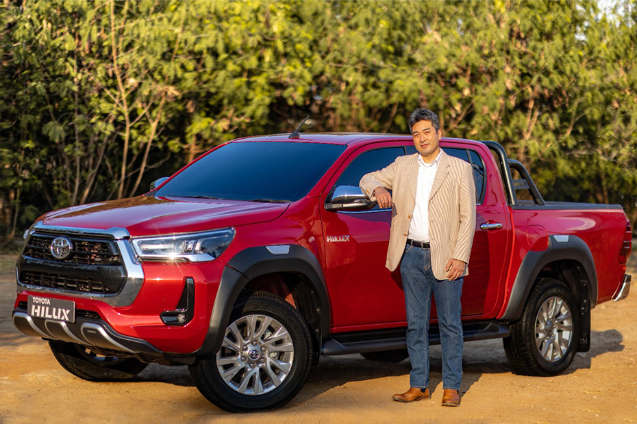 Toyota Hilux Exterior Images Gallery | Shaw Toyota.